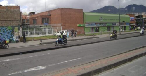CENTRO COMERCIAL CARACAS - Direccion Colombia